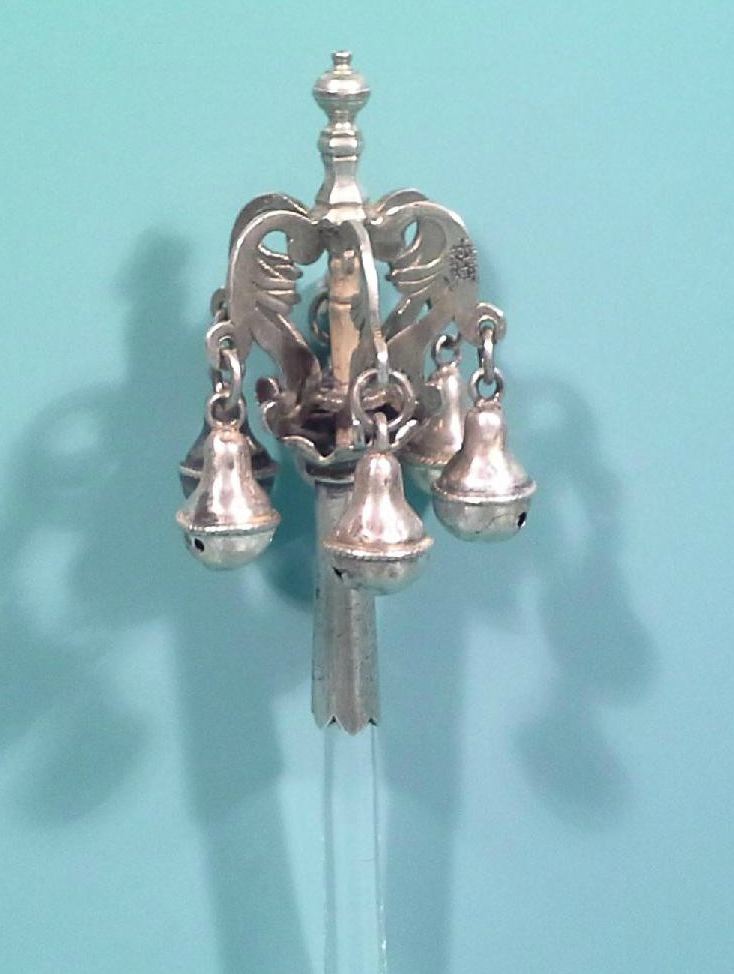 Hochet en argent et cristal à six grelots. XVIIIe siècle. | Institut du ...